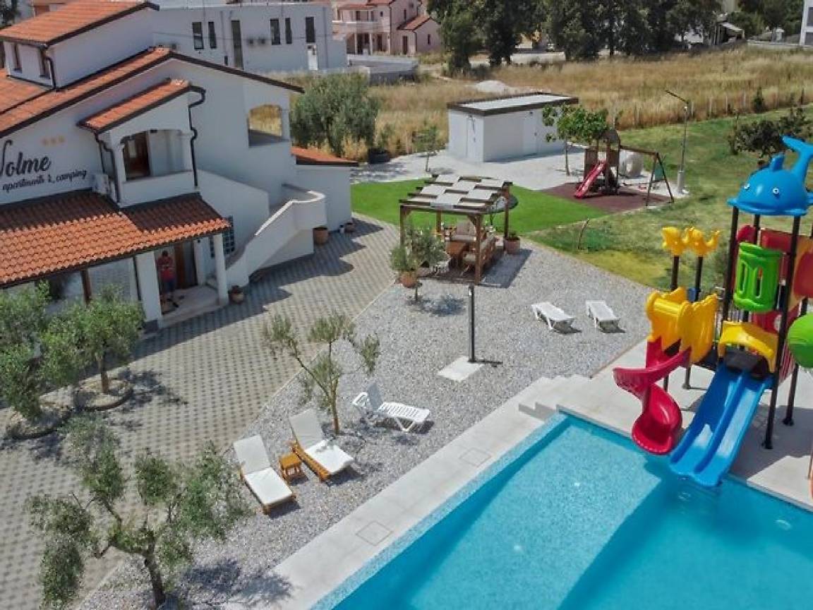 38 M² Camping ∙ 2 Chambres ∙ 6 Personnes - Banjole