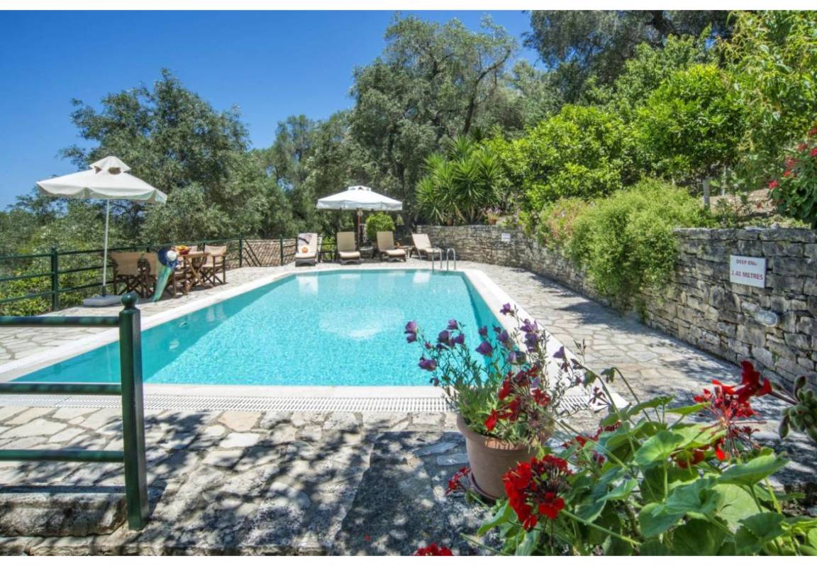 74 M² Villa ∙ 2 Bedrooms ∙ 4 Guests - Paxi