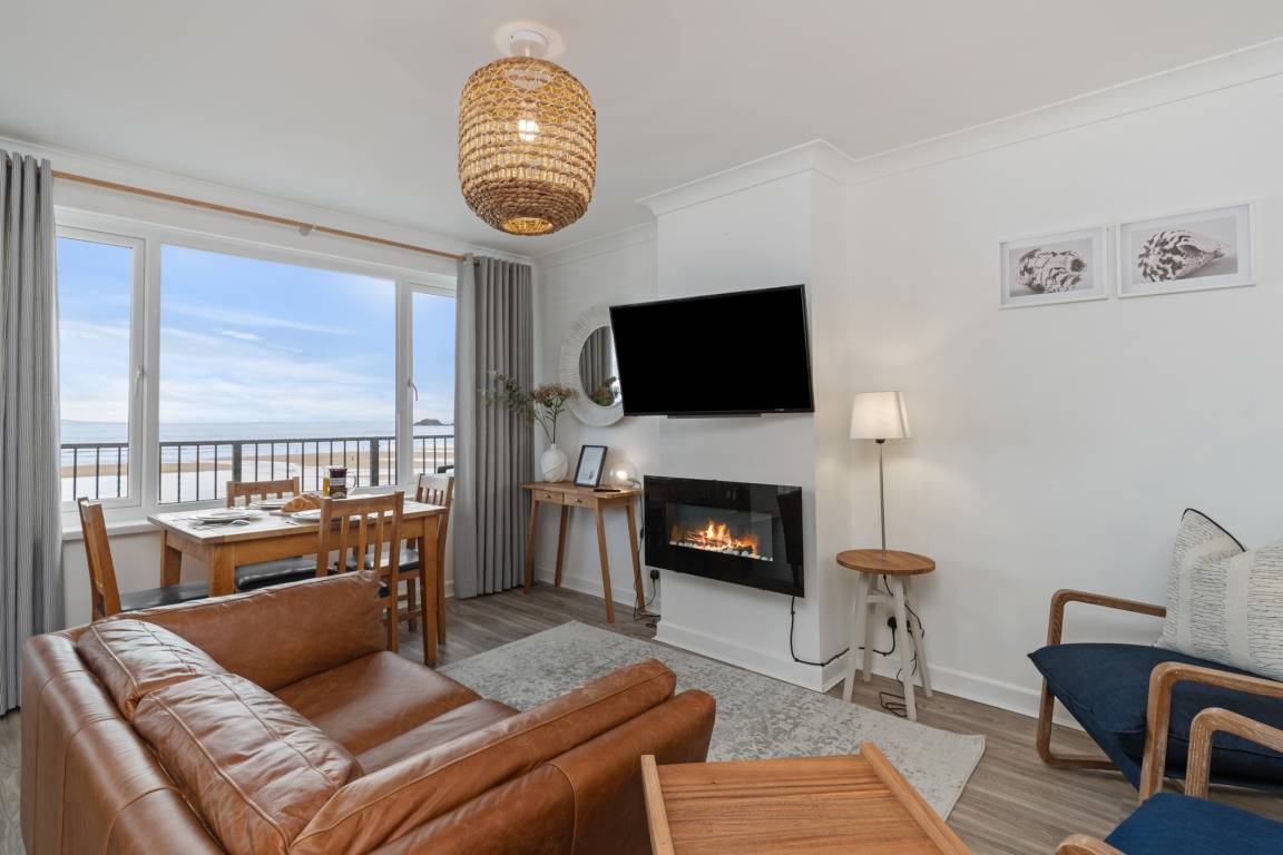 Apartment ∙ 2 Bedrooms ∙ 6 Guests - Coppet Hall Beach