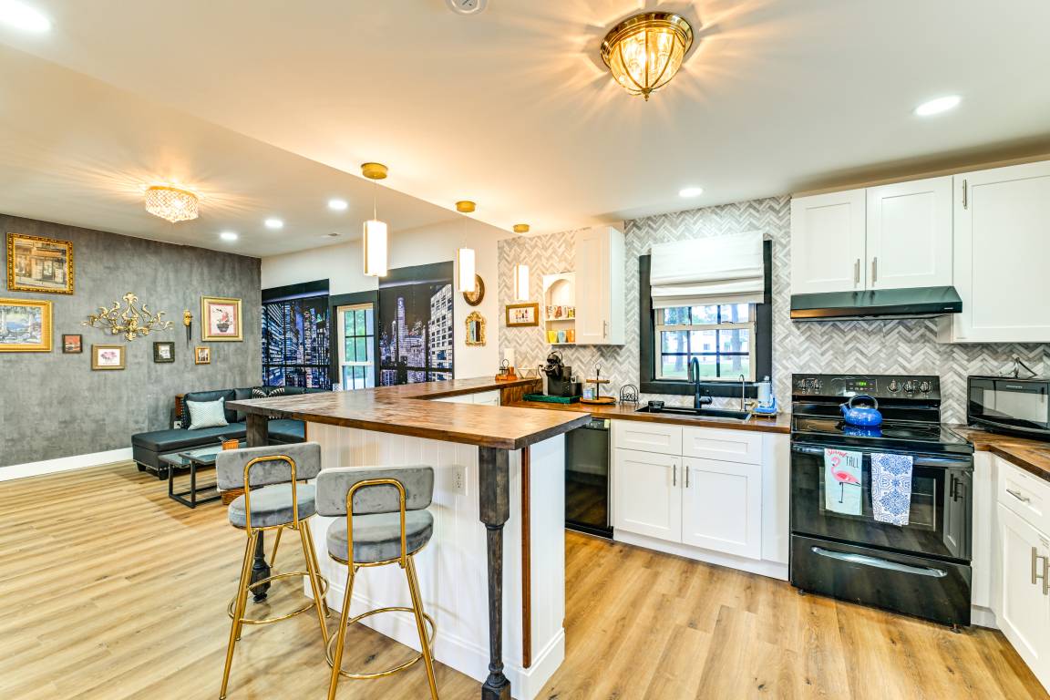 98 M² House ∙ 2 Bedrooms ∙ 4 Guests - Mooresville, NC