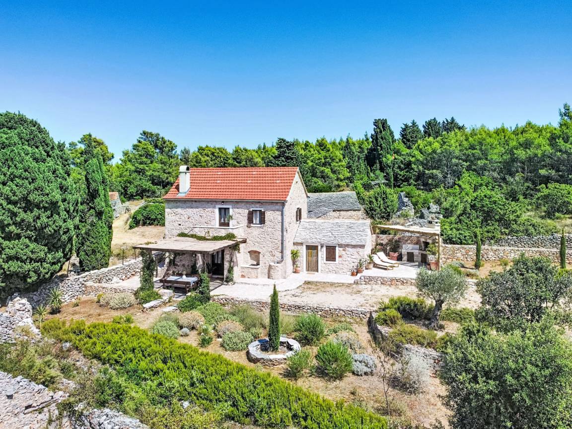 115 M² Ferienhaus ∙ 2 Schlafzimmer ∙ 6 Gäste - Jelsa