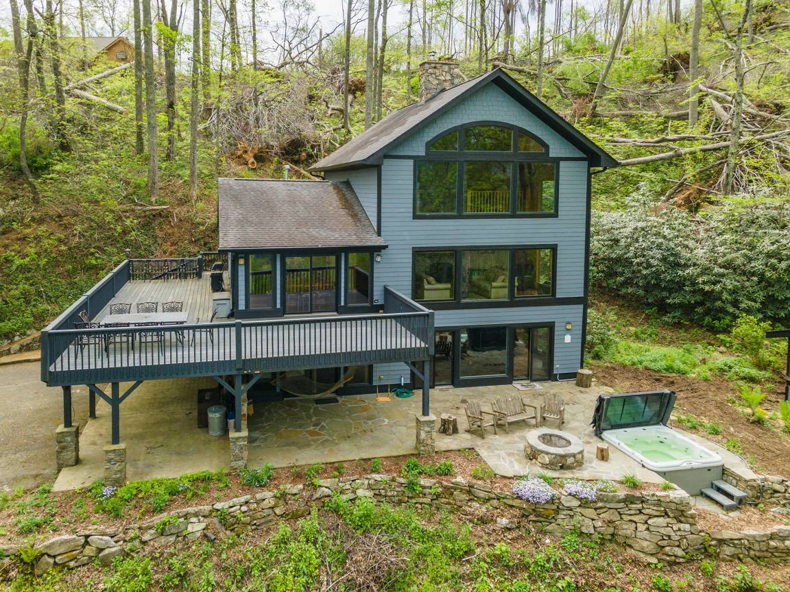 271 M² Casa ∙ 3 Habitaciones ∙ 6 Huéspedes - Weaverville, NC