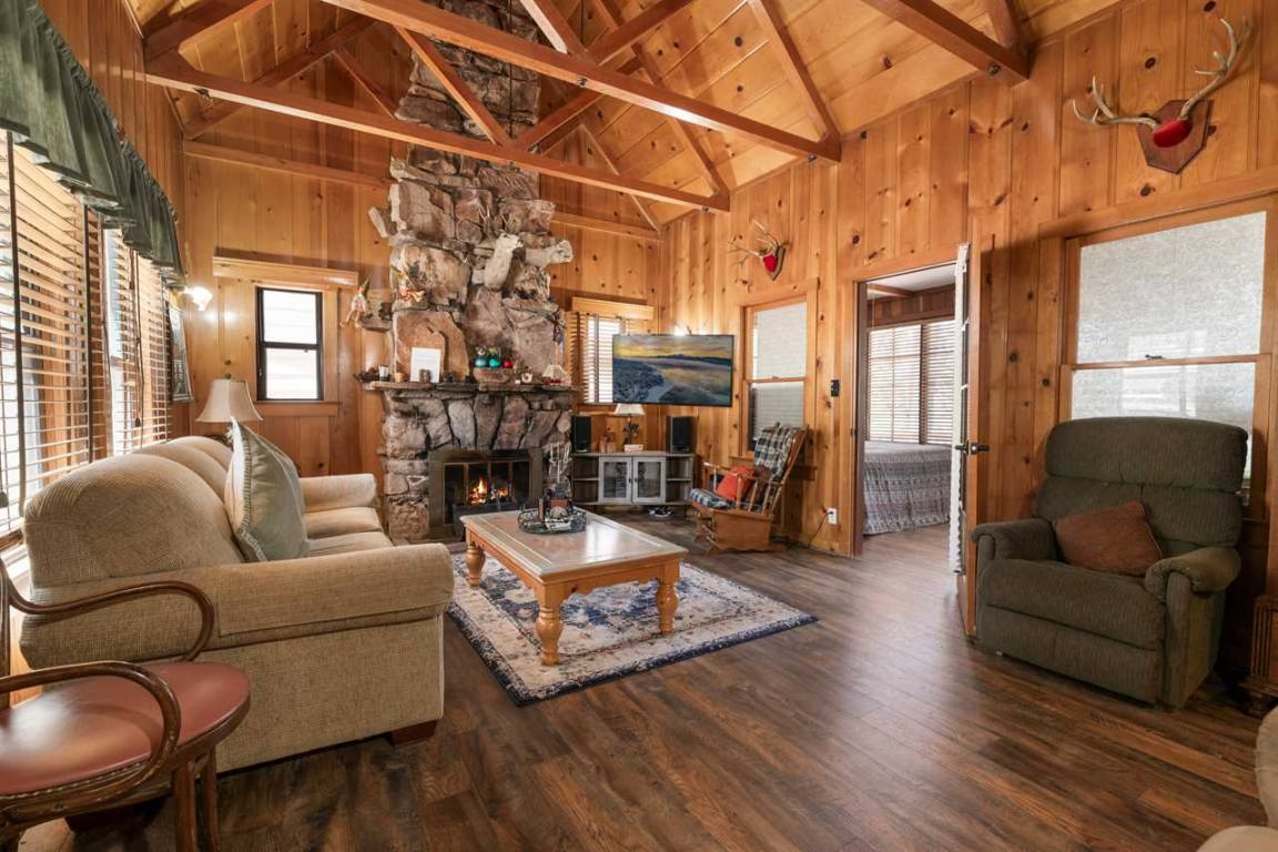 74 M² Chalet ∙ 2 Bedrooms ∙ 4 Guests - California