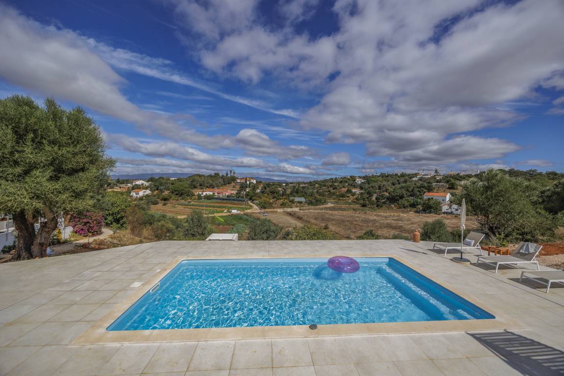 180 M² Villa ∙ 4 Bedrooms ∙ 7 Guests - Alvor