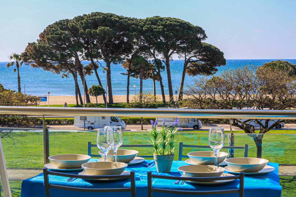 85 M² Apartamento ∙ 3 Habitaciones ∙ 6 Huéspedes - Cambrils