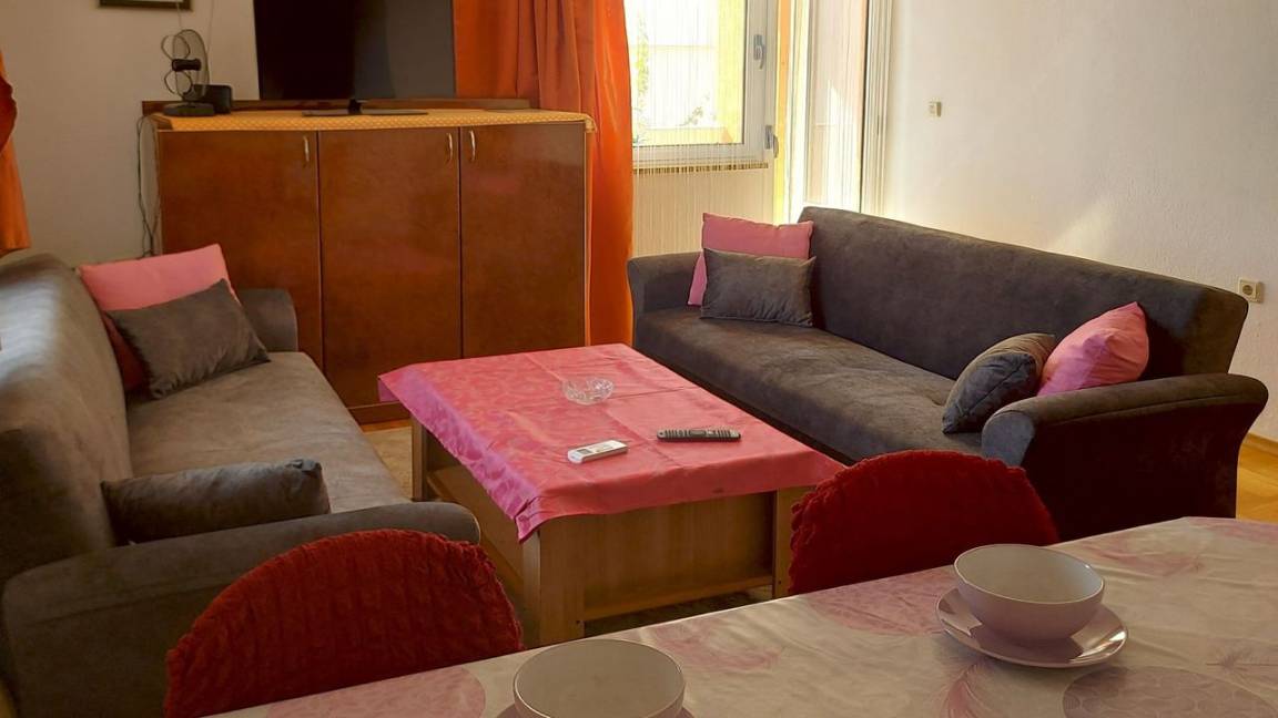 100 M² Ferienwohnung ∙ 3 Schlafzimmer ∙ 4 Gäste - Trogir