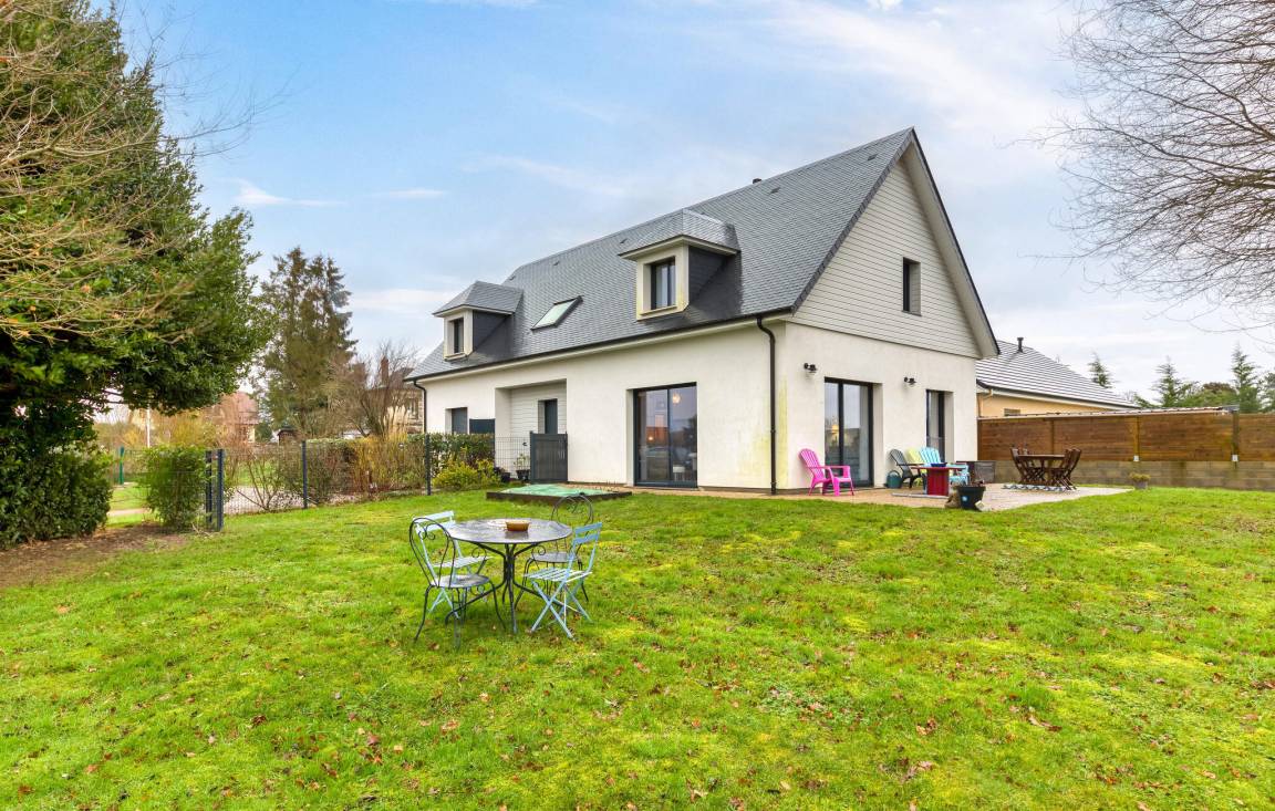 120 M² Maison De Vacances ∙ 2 Chambres ∙ 5 Personnes - Le Neubourg