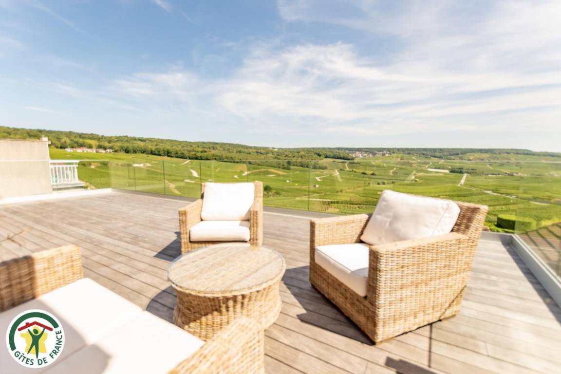 170 M² Gîte ∙ 4 Bedrooms ∙ 10 Guests - Épernay