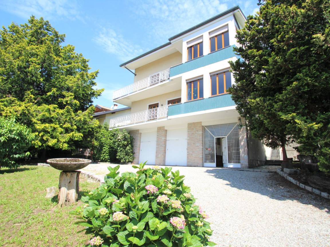 240 M² Huis ∙ 6 Slaapkamers ∙ 11 Gasten - Lago Maggiore