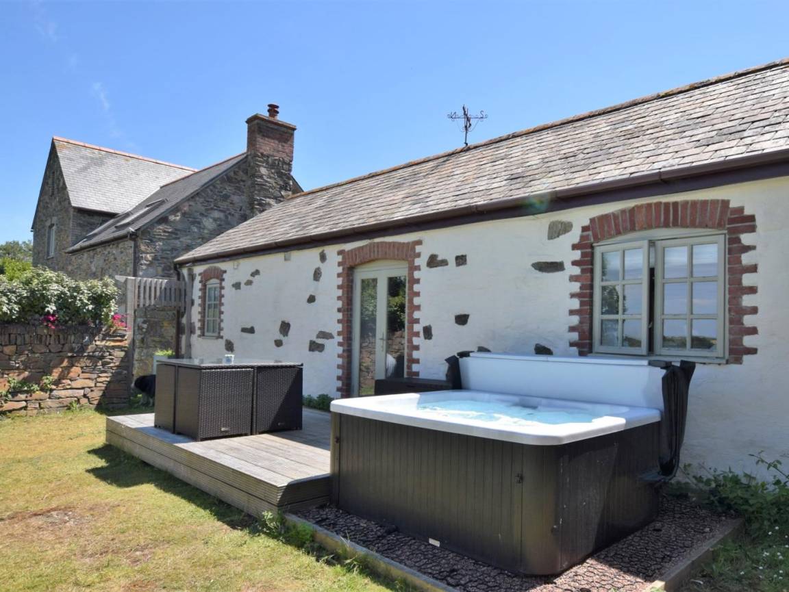 Cottage ∙ 2 Bedrooms ∙ 4 Guests - St Agnes