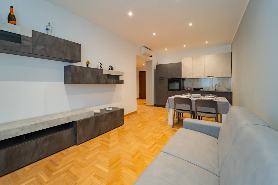 75 M² Apartment ∙ 2 Bedrooms ∙ 5 Guests - Cuneo