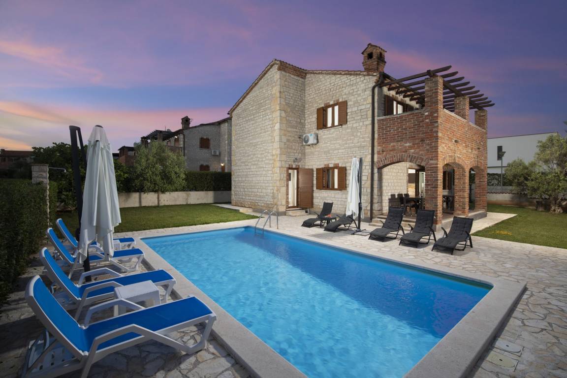 150 M² Villa ∙ 4 Chambres ∙ 9 Personnes - Vodnjan