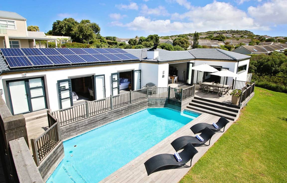 200 M² Villa ∙ 3 Schlafzimmer ∙ 6 Gäste -