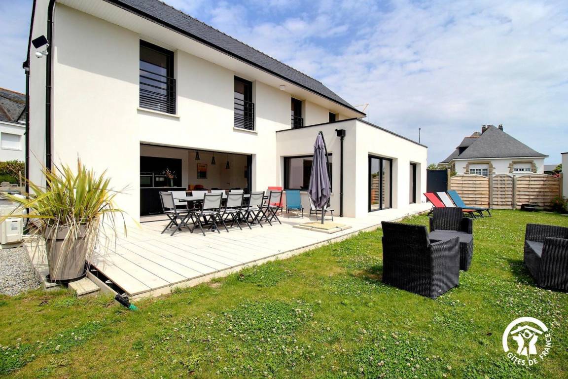 122 M² Gîte ∙ 4 Chambres ∙ 8 Personnes - Étel