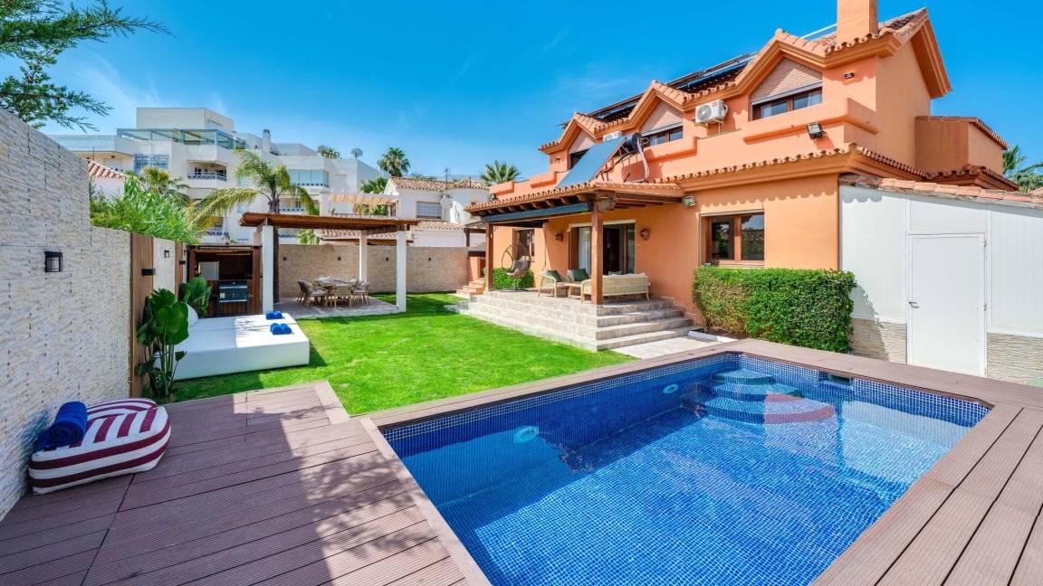 240 M² Villa ∙ 4 Slaapkamers ∙ 8 Gasten - Marbella