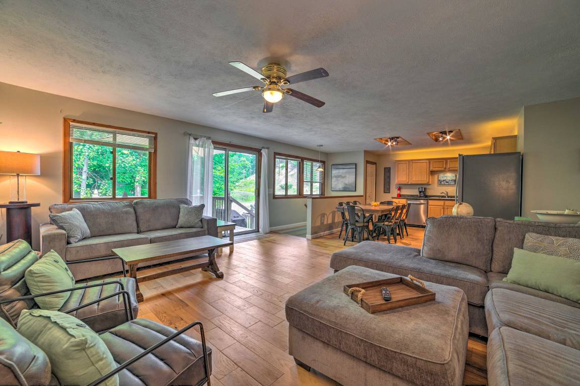 111 M² Cottage ∙ 3 Bedrooms ∙ 12 Guests - Elk Rapids, MI