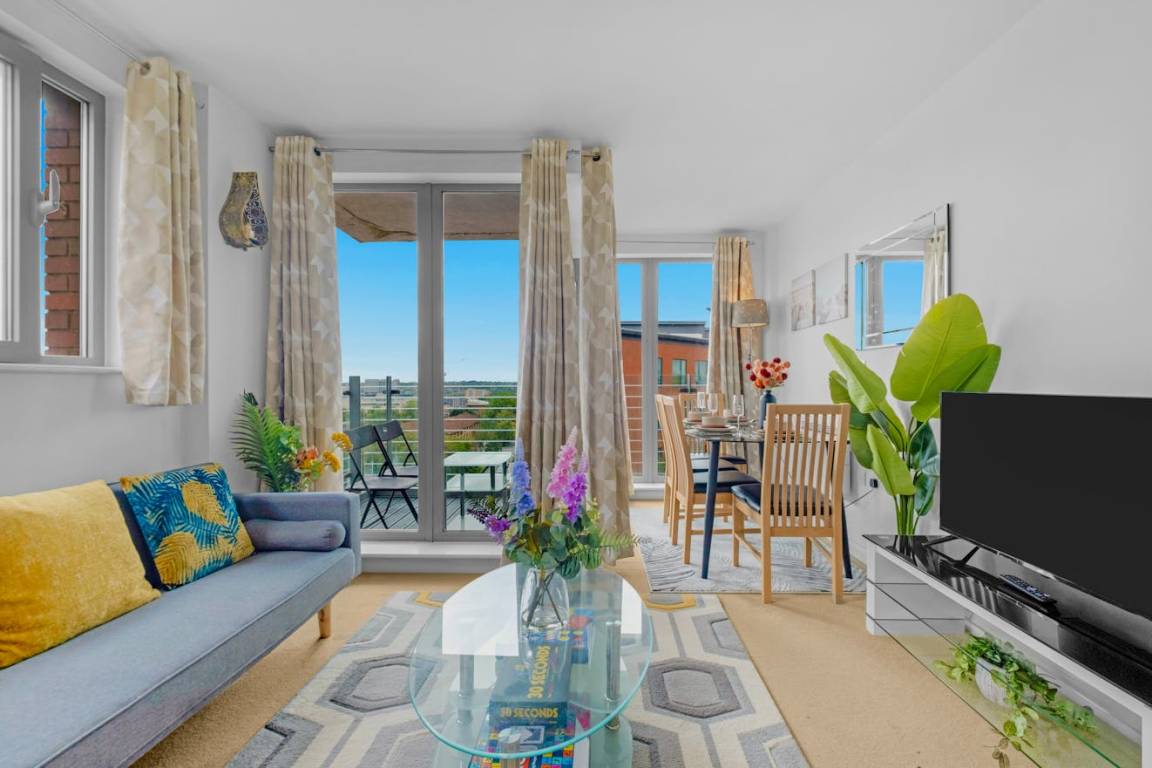 72 M² Apartamento ∙ 2 Habitaciones ∙ 6 Huéspedes - Solihull