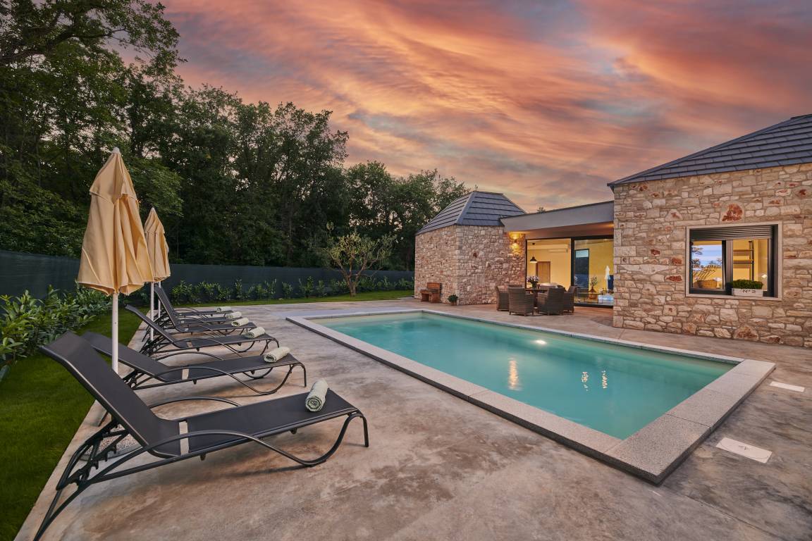180 M² Villa ∙ 4 Schlafzimmer ∙ 12 Gäste - Umag