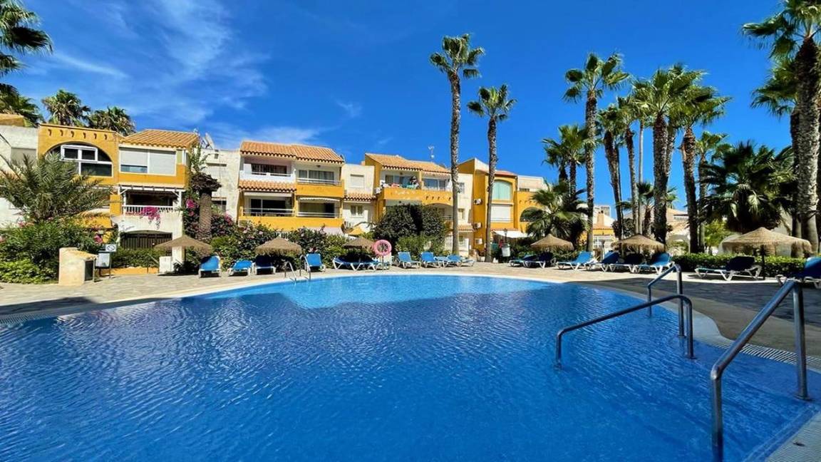 125 M² Huis ∙ 2 Slaapkamers ∙ 6 Gasten - Roquetas de Mar