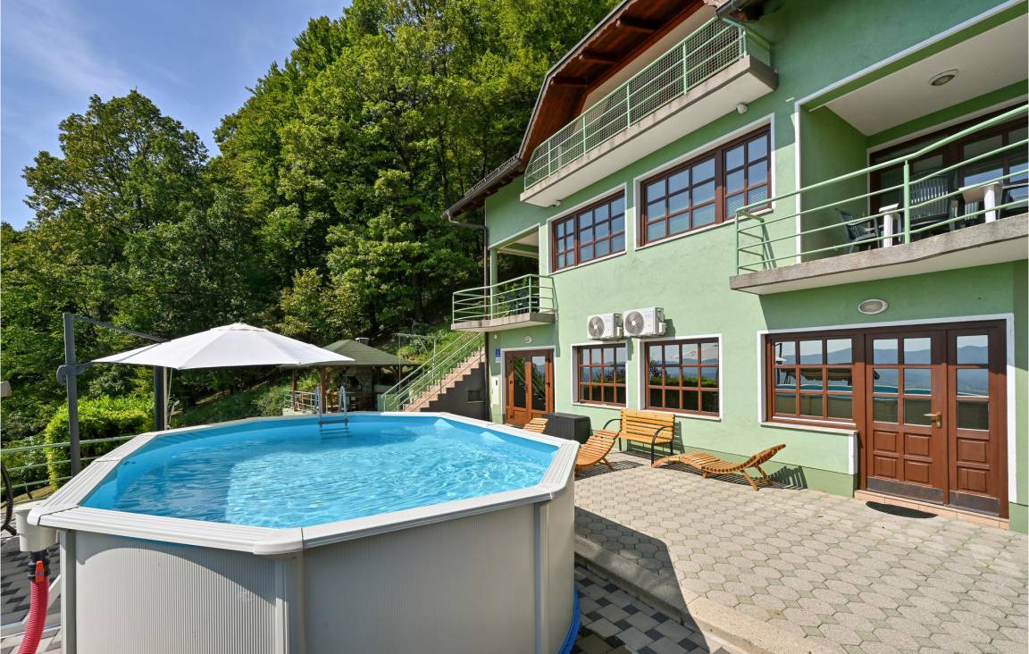 200 M² Ferienhaus ∙ 4 Schlafzimmer ∙ 8 Gäste - Varaždin