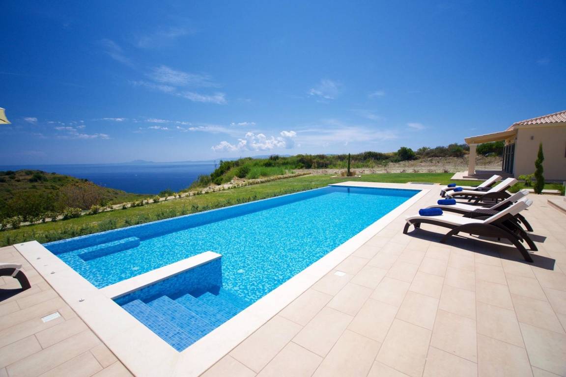200 M² Villa ∙ 4 Bedrooms ∙ 8 Guests - Cephalonia