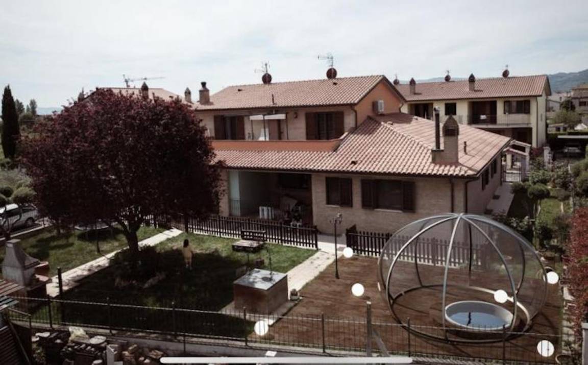 300 M² Apartment ∙ 4 Bedrooms ∙ 12 Guests - Assisi