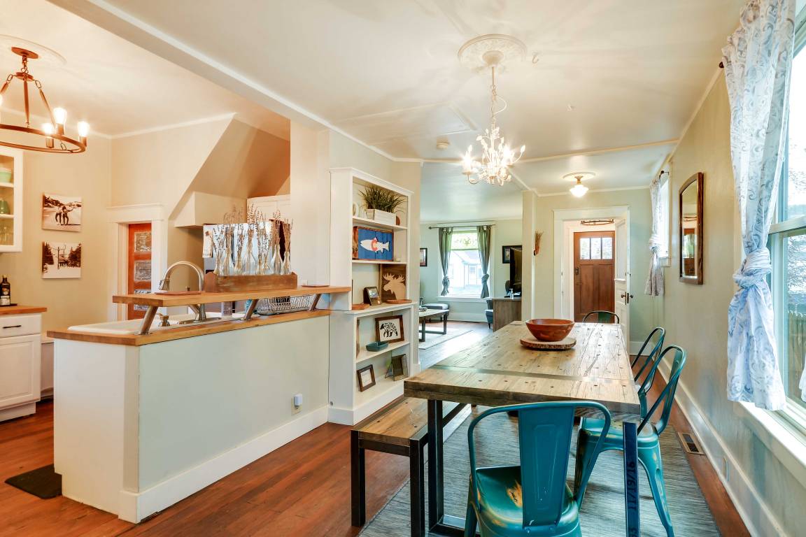 102 M² House ∙ 2 Bedrooms ∙ 6 Guests - Red Lodge, MT
