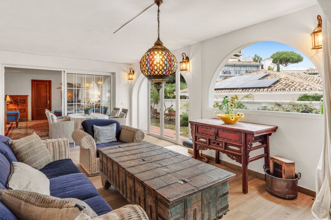 300 M² Villa ∙ 4 Bedrooms ∙ 8 Guests - Fuengirola