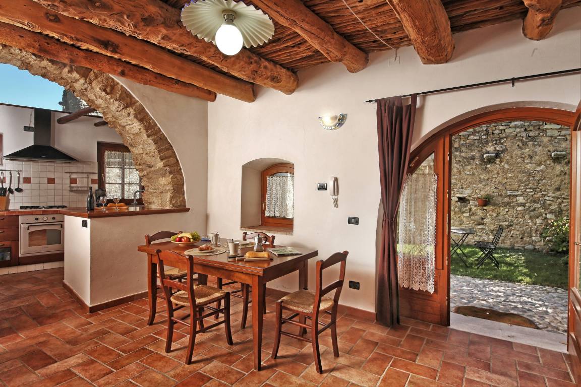 70 M² Farmhouse ∙ 1 Bedroom ∙ 4 Guests - Gardasee