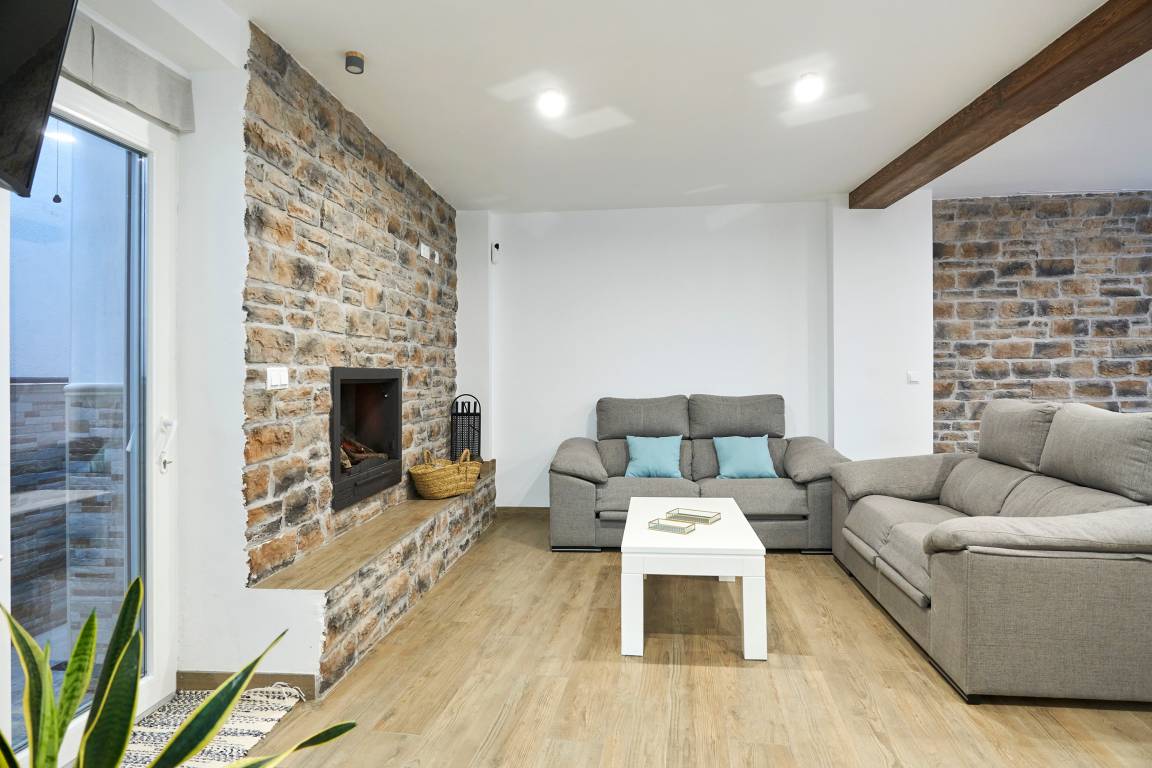 220 M² House ∙ 4 Bedrooms ∙ 8 Guests - Jódar