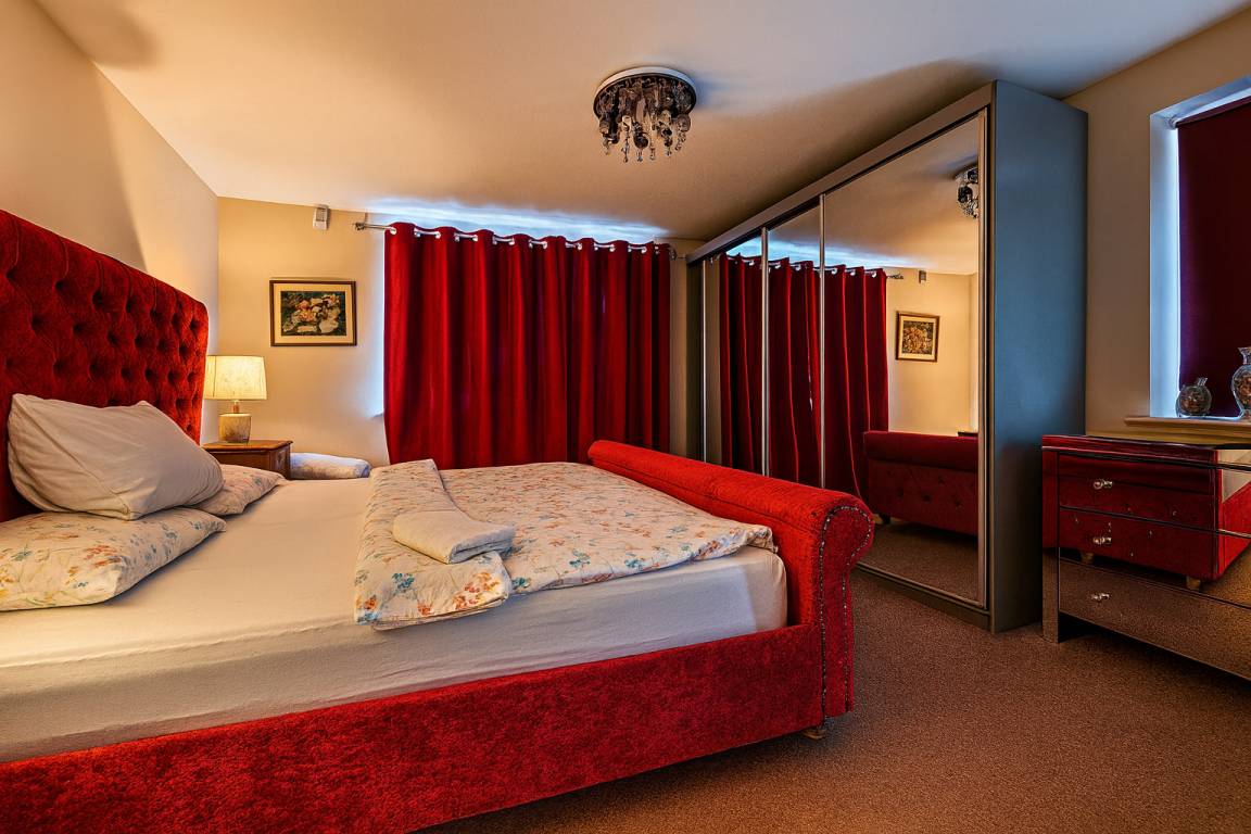 90 M² House ∙ 2 Bedrooms ∙ 5 Guests - High Wycombe