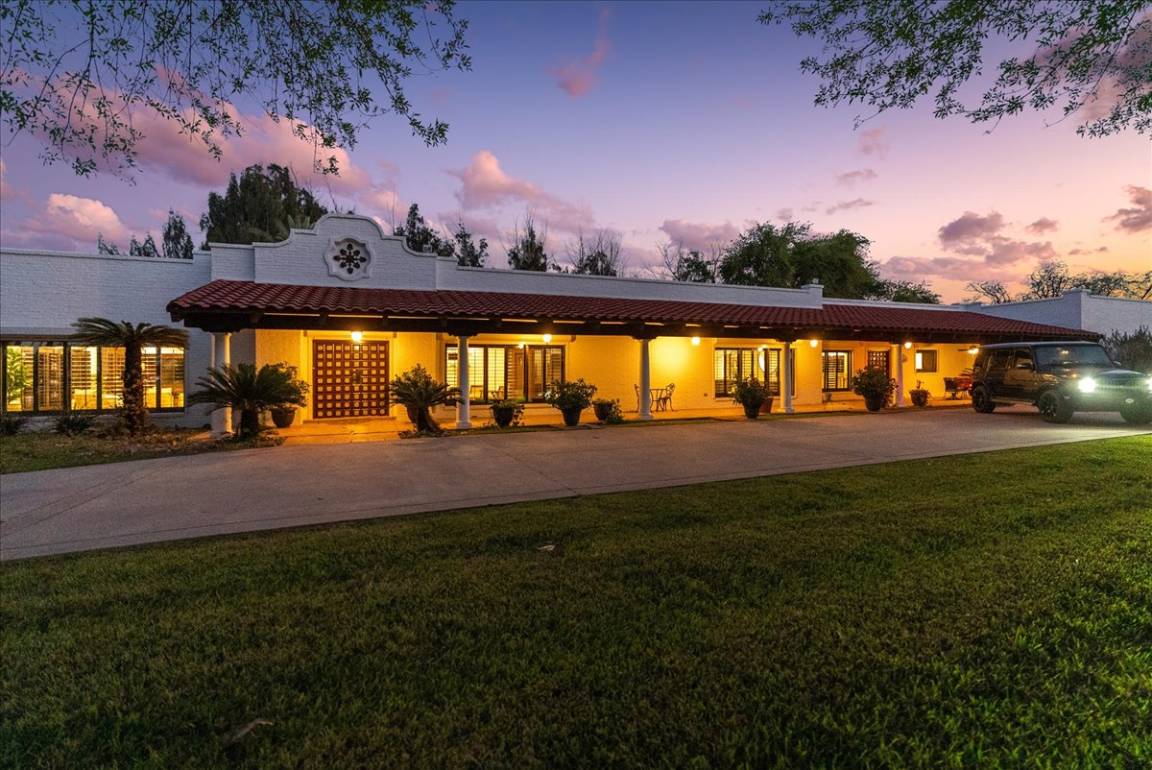 451 M² Villa ∙ 4 Habitaciones ∙ 12 Huéspedes - Brownsville, TX