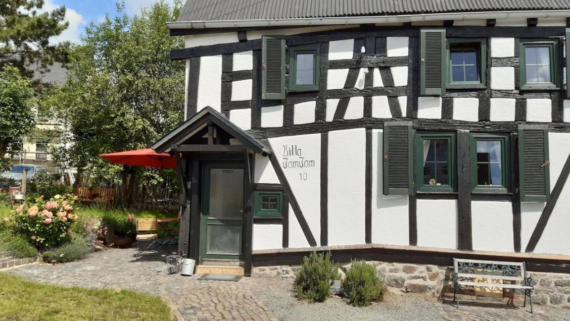 80 M² Ferienhaus ∙ 2 Schlafzimmer ∙ 4 Gäste - Hachenburg