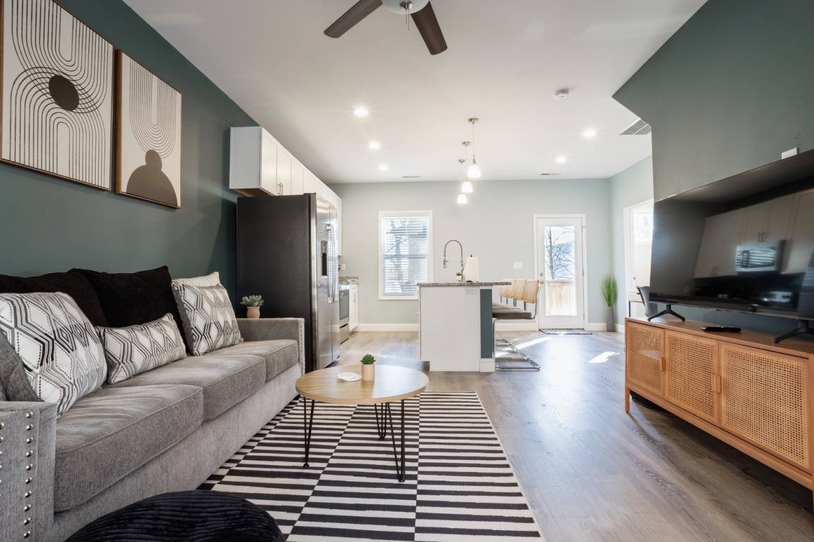 House ∙ 3 Bedrooms ∙ 6 Guests - Black Mountain, NC