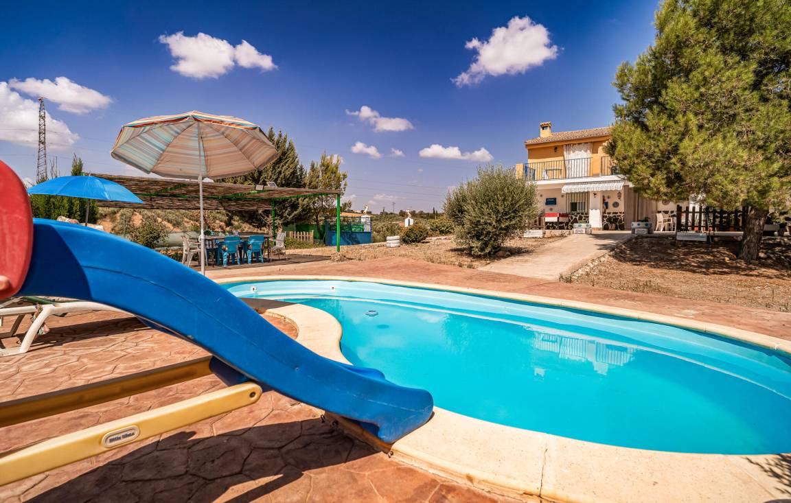 220 M² Casa ∙ 3 Habitaciones ∙ 11 Huéspedes - Alcalá la Real