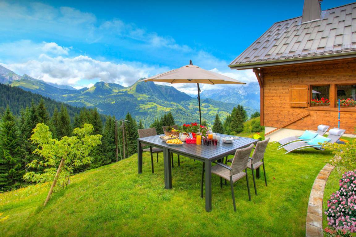 100 M² Chalet ∙ 4 Bedrooms ∙ 8 Guests - Manigod