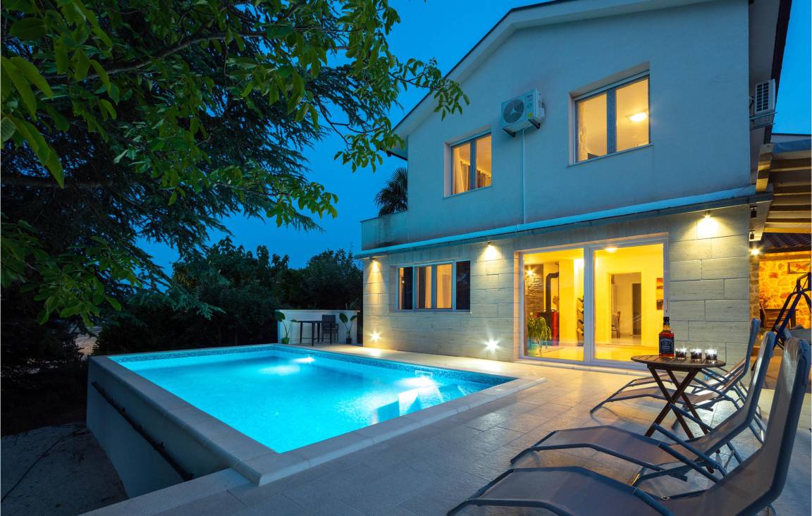 140 M² House ∙ 4 Bedrooms ∙ 10 Guests - Imotski