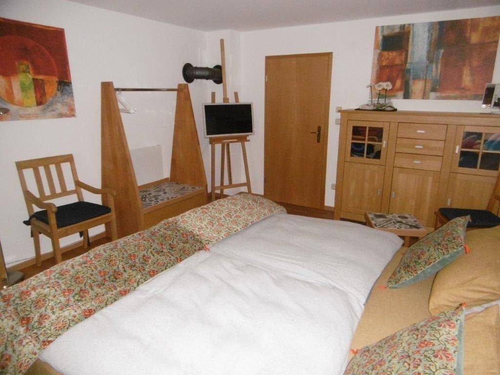 75 M² Ferienwohnung ∙ 1 Schlafzimmer ∙ 5 Gäste - Tauberbischofsheim