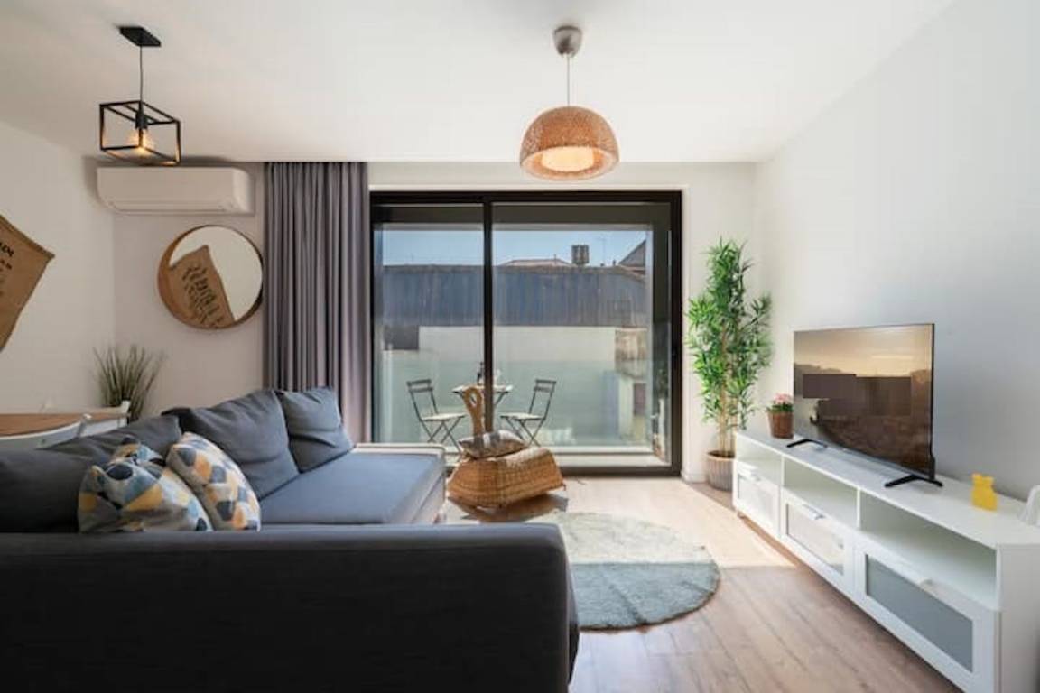 45 M² Huoneisto ∙ 1 Makuuhuone ∙ 4 Vierasta - Porto