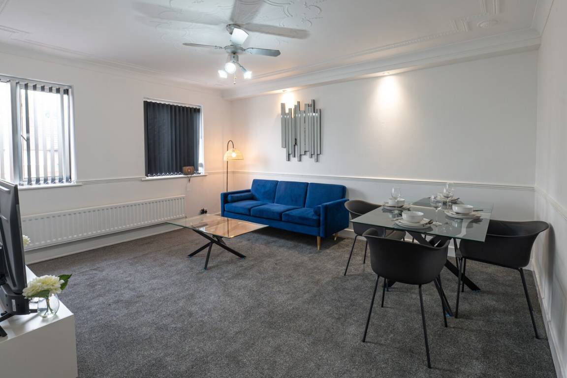 75 M² Ferienwohnung ∙ 2 Schlafzimmer ∙ 5 Gäste - Stoke-on-Trent