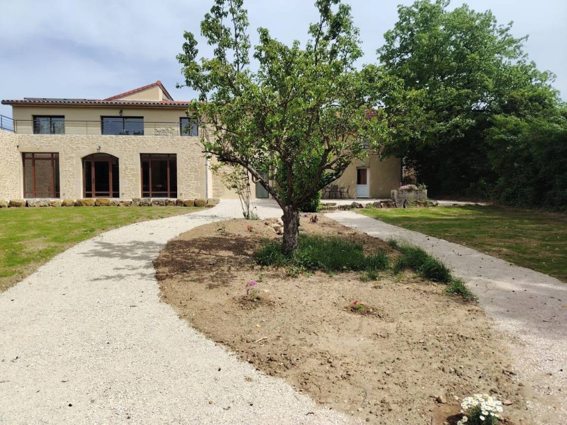 250 M² Gîte ∙ 6 Chambres ∙ 15 Personnes - Valence