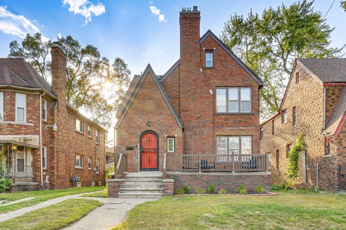 232 M² House ∙ 5 Bedrooms ∙ 12 Guests - Detroit, MI