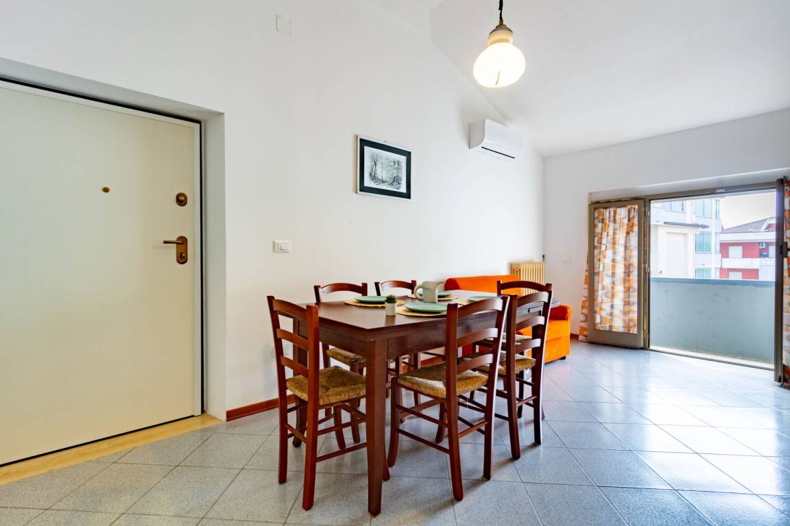 80 M² Casa ∙ 2 Habitaciones ∙ 6 Huéspedes - Alba Adriatica