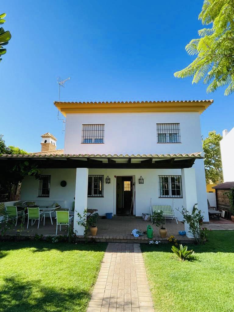 350 M² Chalet ∙ 4 Bedrooms ∙ 7 Guests - Isla Cristina