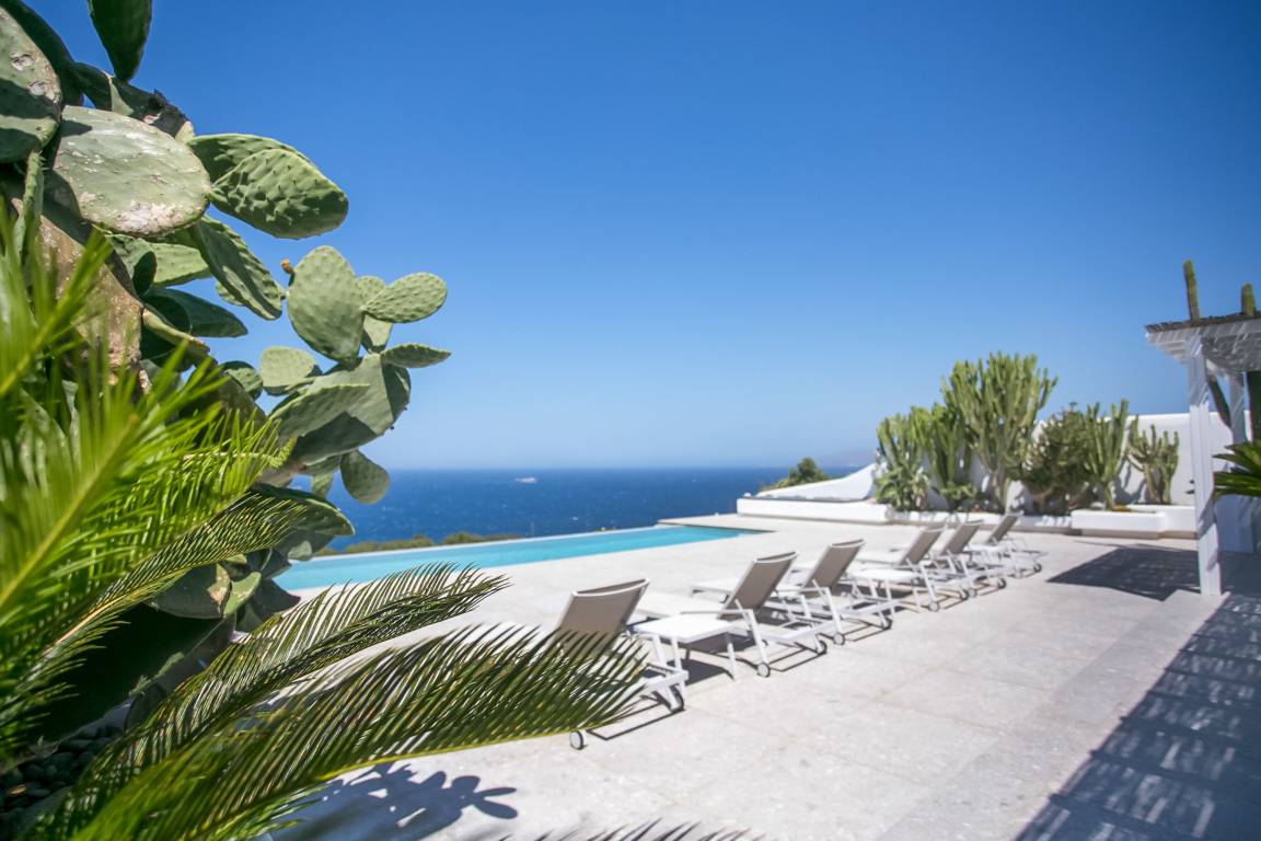 478 M² Villa ∙ 6 Bedrooms ∙ 12 Guests - Mykonos