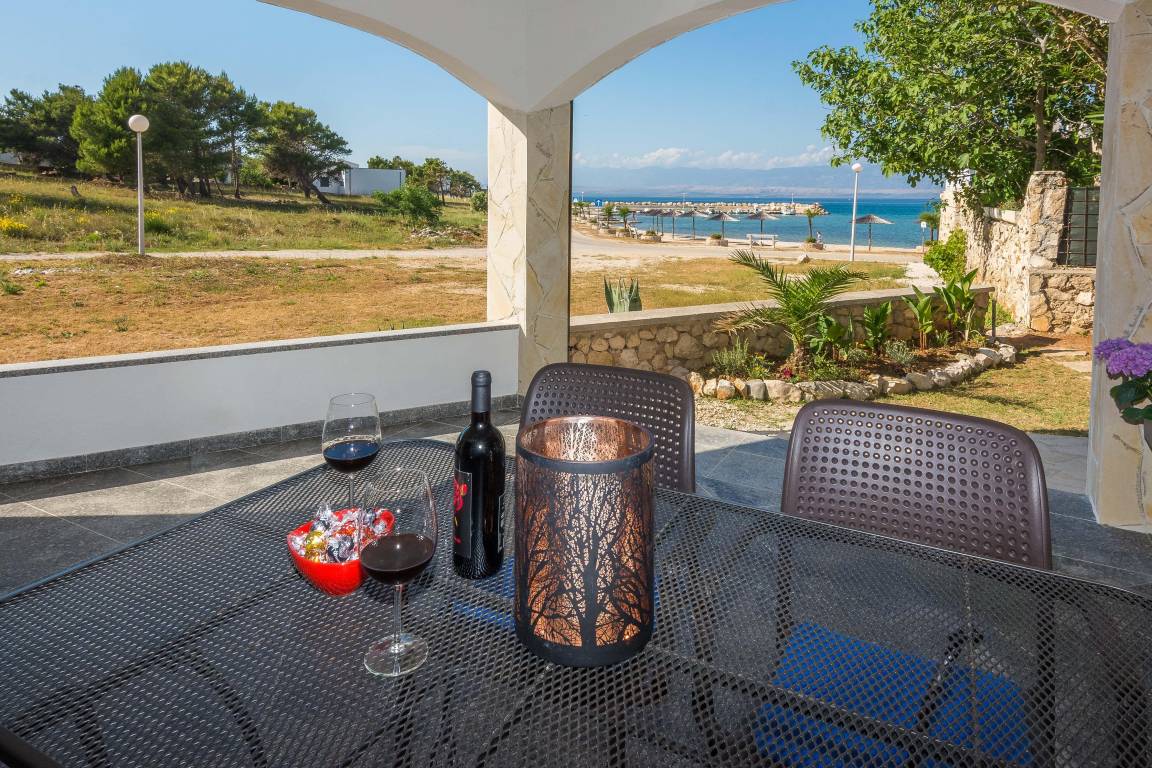 60 M² Apartment ∙ 2 Bedrooms ∙ 4 Guests - Privlaka