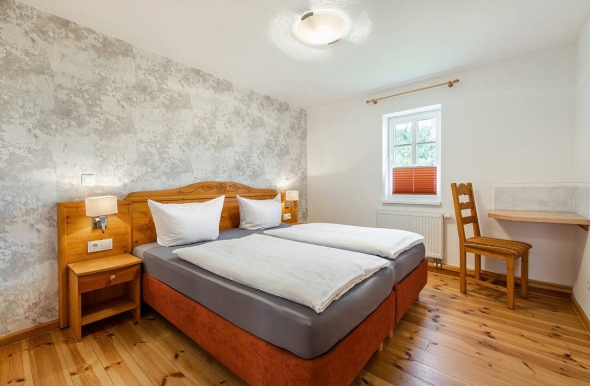 60 M² Ferienwohnung ∙ 2 Schlafzimmer ∙ 6 Gäste - Bad Blankenburg