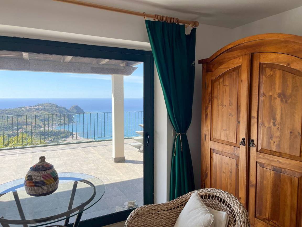 Villa ∙ 4 Bedrooms ∙ 7 Guests - Capo d’Orlando