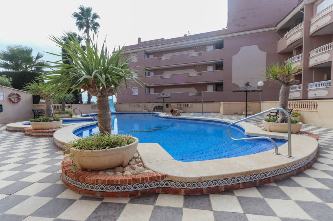 70 M² Apartamento ∙ 2 Habitaciones ∙ 4 Huéspedes - La Marina