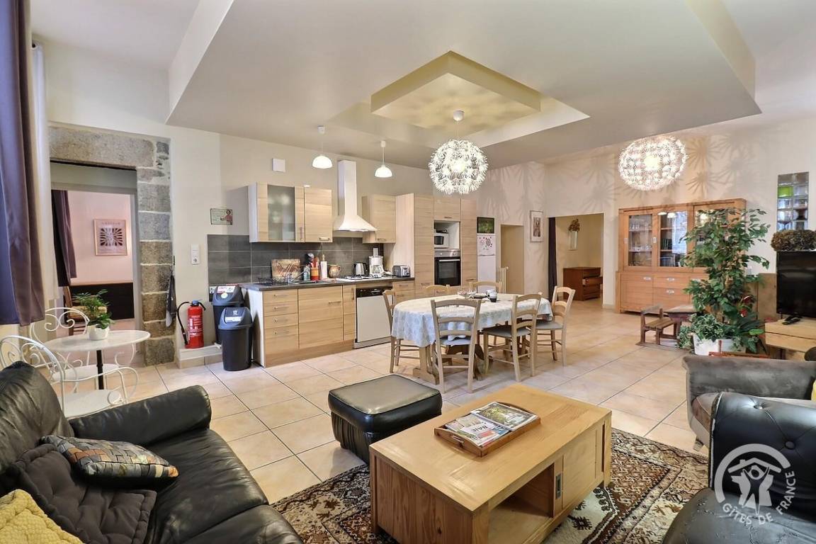 100 M² Gîte ∙ 2 Chambres ∙ 6 Personnes - Fougères